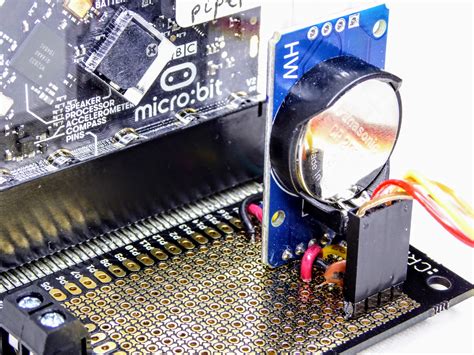microbit v2 weather station