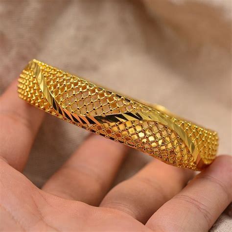Latest Designer Womens Girls Wear Gold Bangles Round Laxury Unique