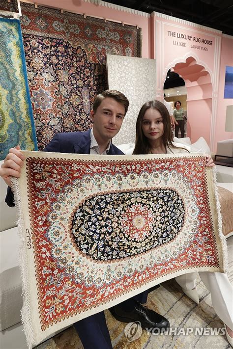 인도에서 온 수제 카펫 연합뉴스