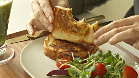 자주 질문하셨던 45가지 주방용품과 그릇 소개 요즘 유행하는 원팬 토스트 새로 산 그릇 언박싱 먹고 싶었던 영양찰떡 만들어 먹는 일상 Youtube
