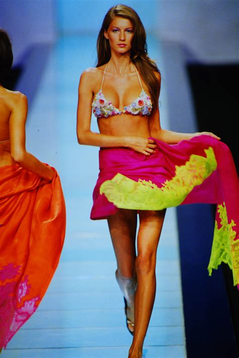 Gisele Bundchen Sexy On The Catwalk Gisele Bundchen Photo Fanpop