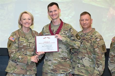 Med Cdid Soldier Awarded The Order Of Military Medical Merit Article The United States Army