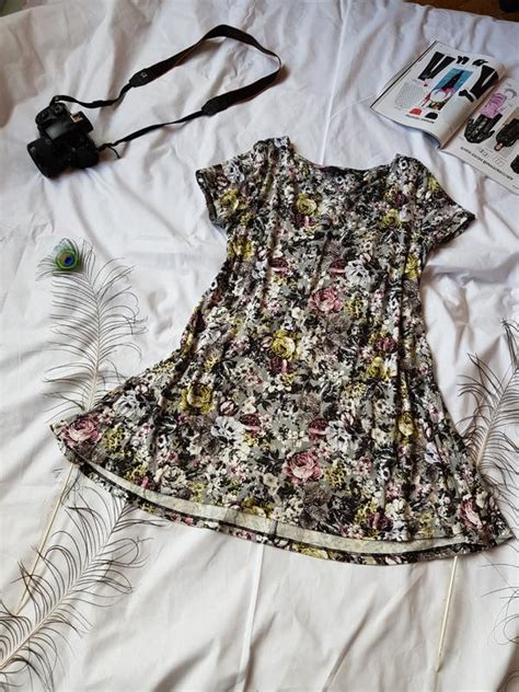 Міні сукня туніка квітковий прінт — цена 59 грн в каталоге Туники Купить женские вещи по