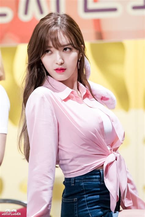 예판 신나라 팬사인회 빙글뱅글 BingleBangle AOA 모델 여성 패션 여배우