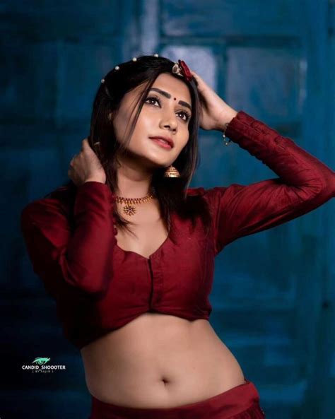 Vasanthi Krishnan Spicy Navel Exposed In Blouse And Skirt