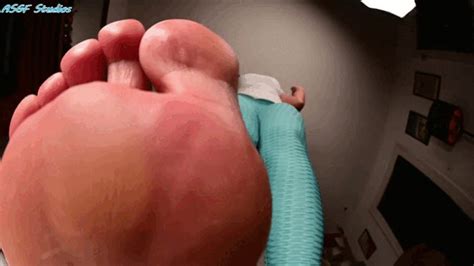 Sahrye Shrinks The Universe Grows To Galatic Heights Mov Amateur Soles Giantess And