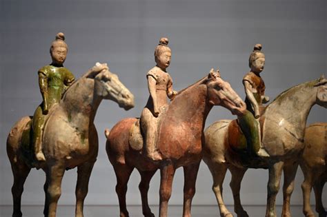 敦煌博物馆古代人物雕塑 雕塑艺术 文化艺术 摄影素材 汇图网www huitu