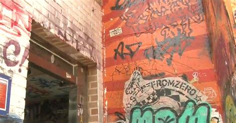 예술 골칫거리 넘나드는 거리의 낙서 그라피티