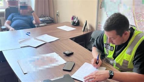 Чиновника Святошинської РДА відсторонили через розкрадання при ремонті укриттів Читайте на Ukr Net