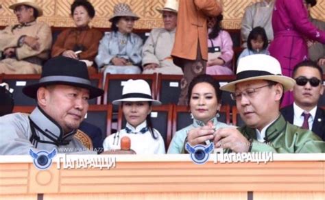 Шинэхэн Төрийн тэргүүн охины хамт наадамлалаа