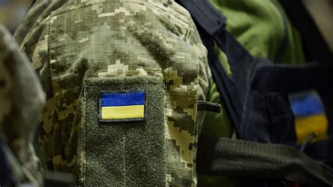 Прикордонники підняли прапор України над селом на кордоні з Росією У ДПСУ повідомили подробиці