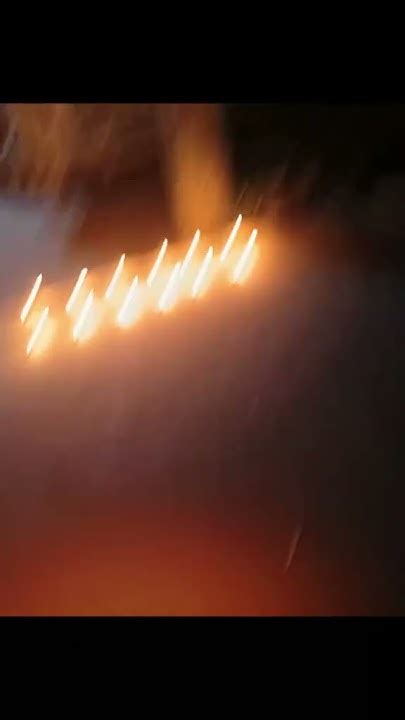 ရှင်သန်ချိန်လေး ခဏ အချိန်တိုတာ လေးထဲ ။ ငါမင်းနဲ့ မခွဲတမ်း နှစ်ယောက် အတူ ရှိချင်ပါတယ် ·