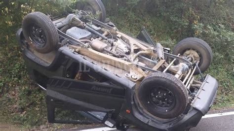Ultimora Incidente Stradale Perde Il Controllo E Si Ribalta Con L