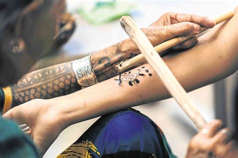 102 Year Old Kalinga Master Tattooist Apo Whang Od Receives Top Ncca
