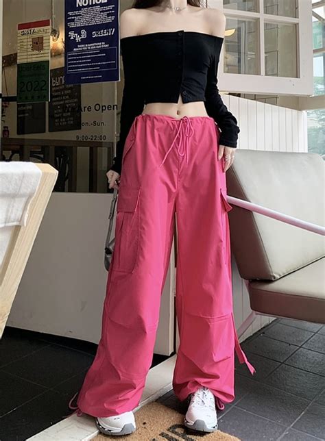 에이퍼플 완전 Hip한 스타일 일상 데일리 특이한 허리밴딩 줄 리본 카고팬츠 핫핑크 바지 카고바지 주머니 포인트 스타일리쉬한 캐주얼 스트릿룩