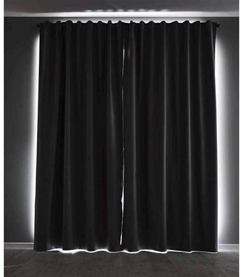 Затъмняваща 100 завеса с пришита ширит лента за окачване на релса или