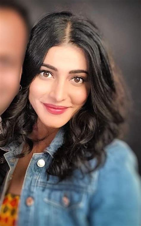 Sruthi Hassan에 있는 Separdiscus님의 핀