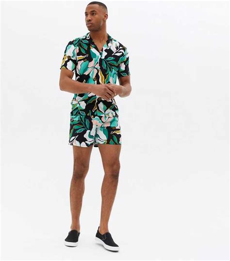 Floral Shorts Outfit For Men