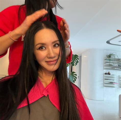 ‘56세 엄정화 동안 미모 유지하는 운동·피부 관리 비결 이것 엄메이징