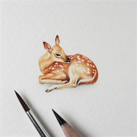 უკრაინელი მხატვრის წარმოუდგენლად პატარა ზომის ნახატები