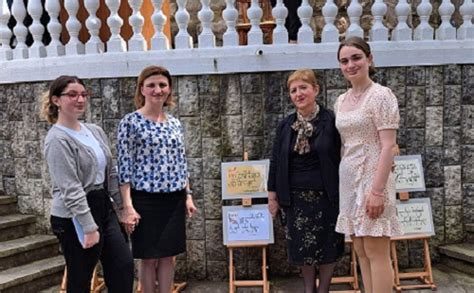 ქუთაისის N12 საჯარო სკოლის მოსწავლეებმა უნივერსიტეტის ეზოში „ვეფხისტყაოსნი“ საჯაროდ წაიკითხეს