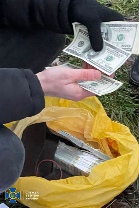 «Вирішити за 67 тисяч доларів у Миргороді на хабарі затримали депутата міськради