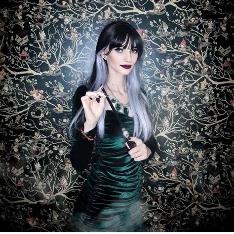 Halloween Witch Hairstyles 20 Witchy Ideadstop Beauty Magazines