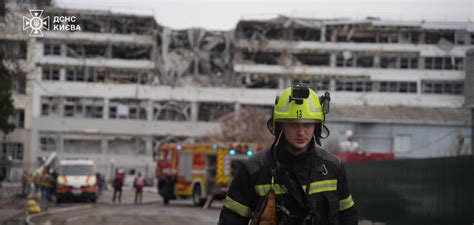 Російські обстріли у МЗС Польщі заявили що мета Росії подальша війна а не мир війна в