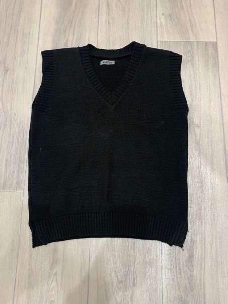 Продам жилеты Состояние отличное Размер 42 44 Цена 300 500 руб В личку Электронная газета