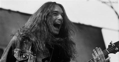 Metallica 1986 Accident The Tragic Story Of Metallicas Bassist Cliff