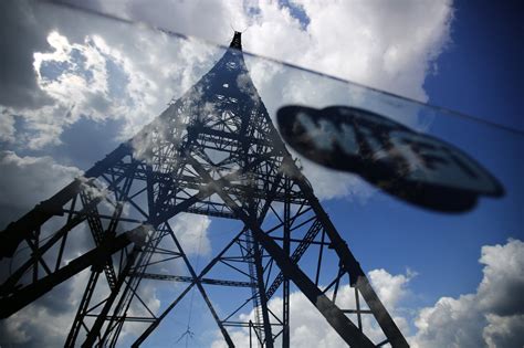 What Is Li Fi Meet The Revolutionary Wireless Technology That Is 100 Times Faster Than Wi Fi