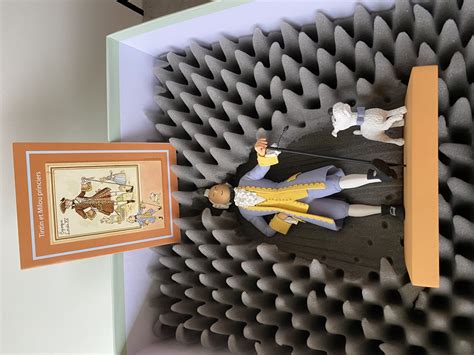 Tintin Et Milou Princiers Fariboles Figurines Tintin Aroutcheff Leblon