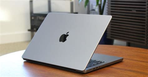 Apple Macbook Pro 14 Inch M2 Max Review Faster But Hotter Digital Trends