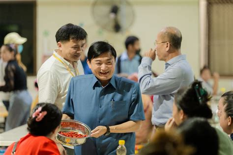 ចូលកាន់តំណែងរដ្ឋមន្ត្រីដំបូង លោក ហេង សួរ បង្ហាញខ្លួនជាមួយកម្មករនៅរោងចក្រផ្លូវវេងស្រេង