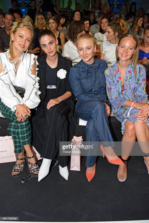caro cult feet ⭐celeb feet
