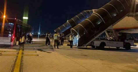 러 여객기 랜딩 기어 이상으로 5시간 공중 선회후 방콕공항 비상 착륙