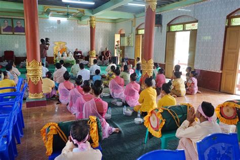 သထုံမြို့နယ်၌ ရခိုင်တိုင်းရင်းသားရိုးရာ မဟာသင်္ကြန်နံ့သာသွေးပွဲနှင့် ဘုရားရေ သပ္ပါယ်ခြင်း မင