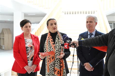 ТРЕНЧЕВСКА ОПРЕМАТА ЗА ГРАДИНКАТА ВО ТОЧИЛА Е ДОСТАВЕНА ОСТАНУВА ОПШТИНА ПРИЛЕП ДА ГИ