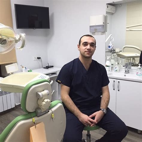Բժիշկ ստոմատոլոգ Սուրեն Եգանյան Yerevan