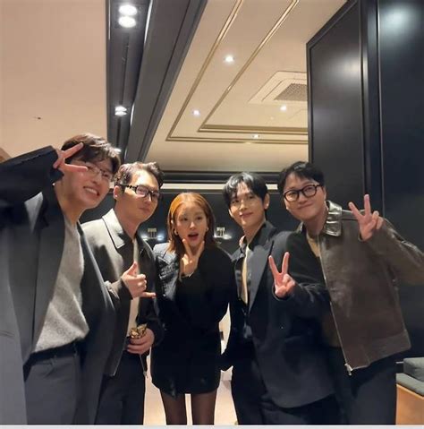 강소라 믿기 힘든 애엄마 비주얼 미니드레스롱부츠로 명품 몸매 과시 스타와 라이프