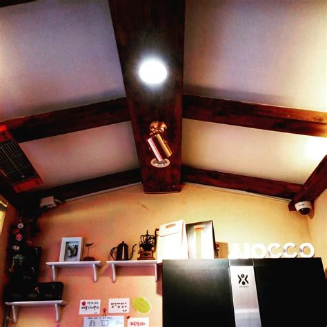 쪼꼬커피 좋은 아침이에요 날씨가 잠시 쌀쌀해졌으니 감기 걸리시지 않게 조심하세요 쪼꼬커피 익선동카페 커피 더치