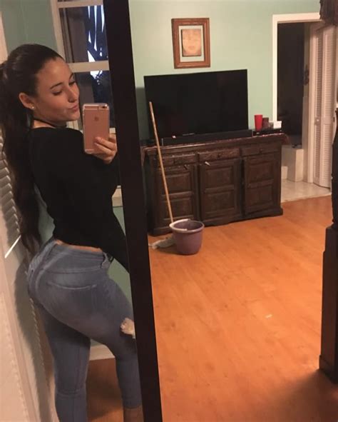 Angie Varona Angie Mirror Selfie Picture Gallery