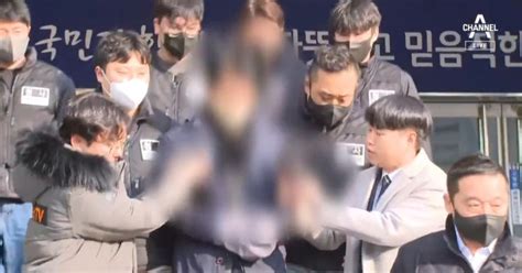 검찰 “이재명 습격범 나무 찌르는 연습했다”