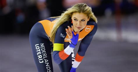 Jutta Leerdam Wint Bij Wereldbeker Calgary Vierde 1000 Meter Op Rij Irene Schouten Wint