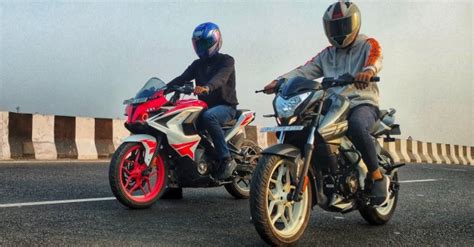 Bajaj Pulsar Ns200 Vs Pulsar Rs200 Interesting Drag And Rolling Race
