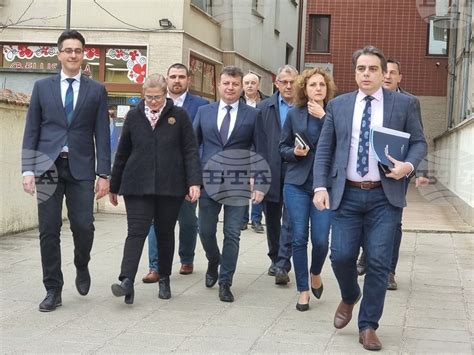 Продължаваме промяната Демократична България регистрира пълна листа за парламентарните