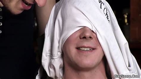 Гей секс первый опыт в баре Xhamster