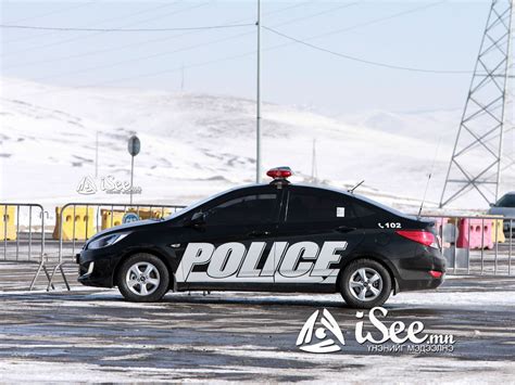 Суудлын автомашин автобустай мөргөлдөж нэг хүн нас барсан осол Лүнгийн замд гарчээ Isee Mn