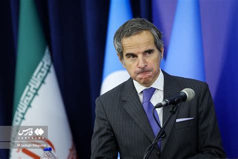 آخرین خبر عکس کلافگی و ژست های عجیب گروسی سوژه عکاسان شد