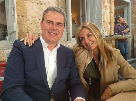 ΠΙΚΑΝΤΙΚΕΣ ΚΑΙ ΠΑΡΑΠΟΛΙΤΙΚΕΣ ΑΠΟΚΑΛΥΨΕΙΣ ΣΤΟ ΜΑΚΕΛΕΙΟ ΤΗΣ ΤΕΤΑΡΤΗΣ ΜΕ ΤΙΣ ΚΛΩΤΣΙΕΣ ΣΑΝ ΤΟ ΣΚΥΛΙ